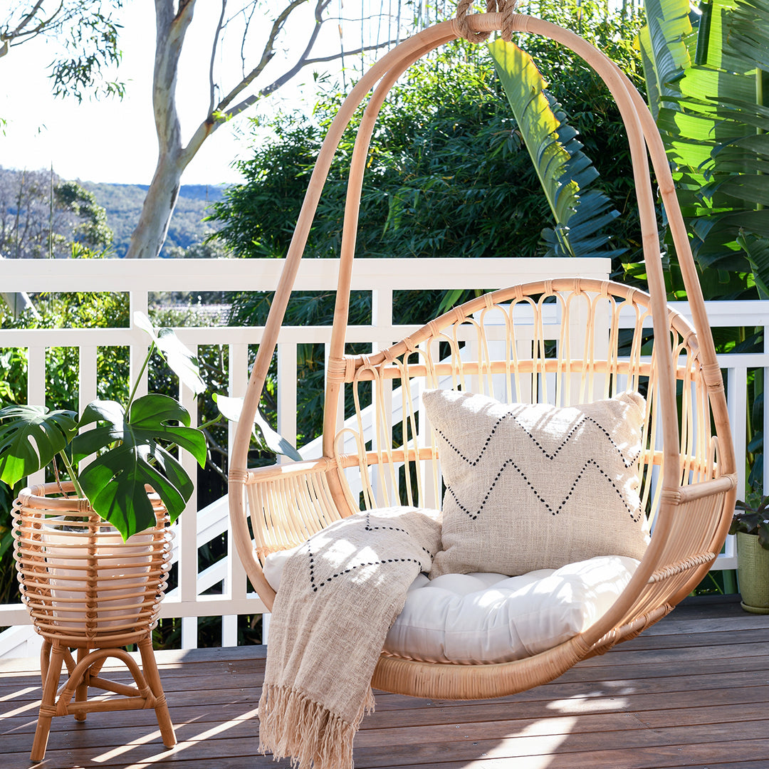 Hanging Chairs – ZEPHYR HOME